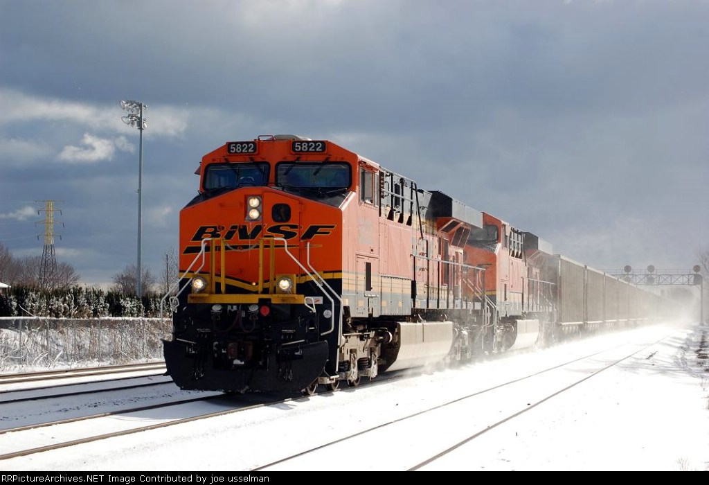 BNSF 5822
